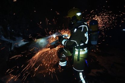 Cortada la AP-7 en Mont-roig del Camp por el incendio de un camión esta ...