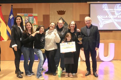 Salou entrega los premios a las mejores 'colles' del Cós Blanc 2026