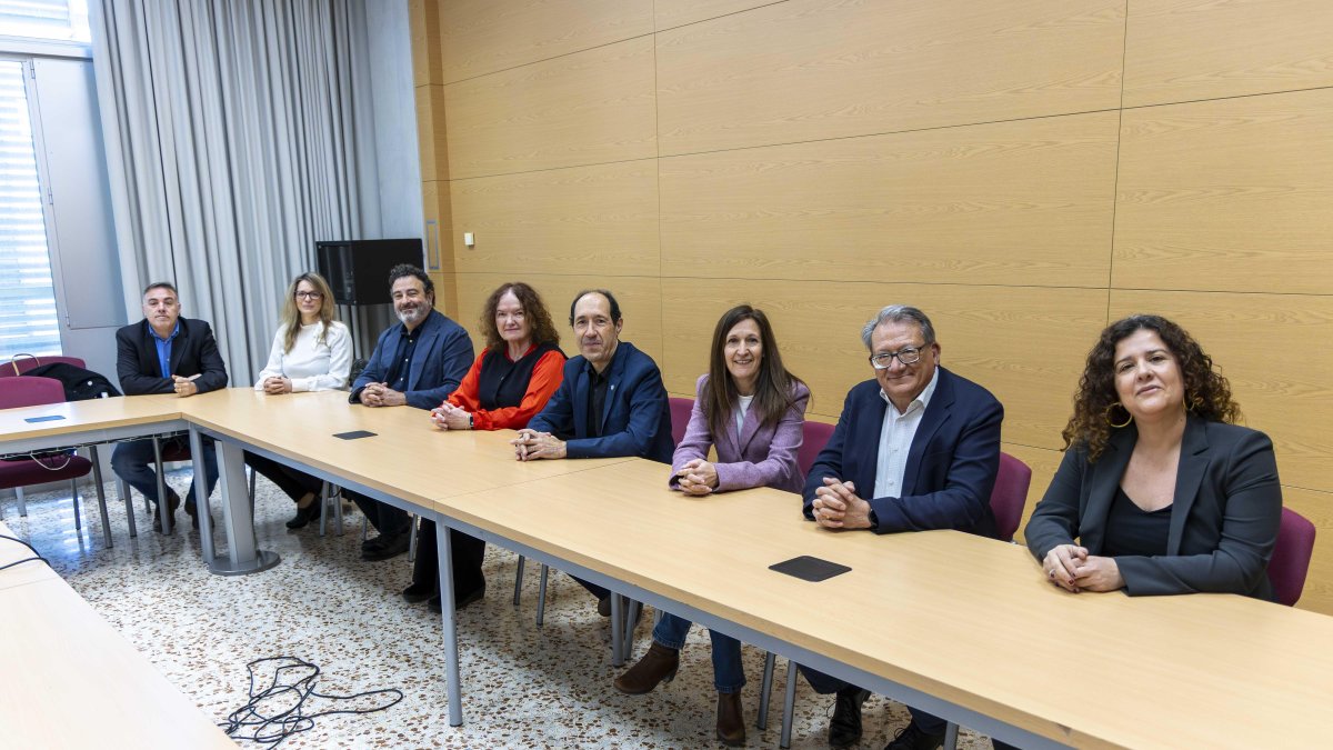 Arranca la carrera electoral en la URV: Domènec Puig presenta ...
