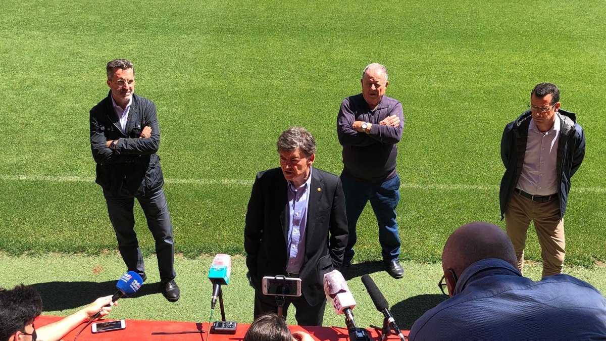 'No habrá entrenador nuevo antes del 1 de junio'