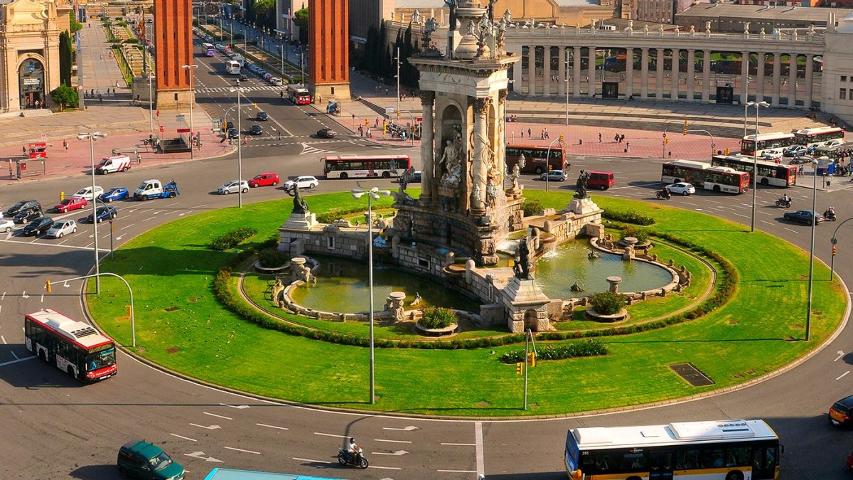Rotondas o glorietas: cómo circular de forma segura
