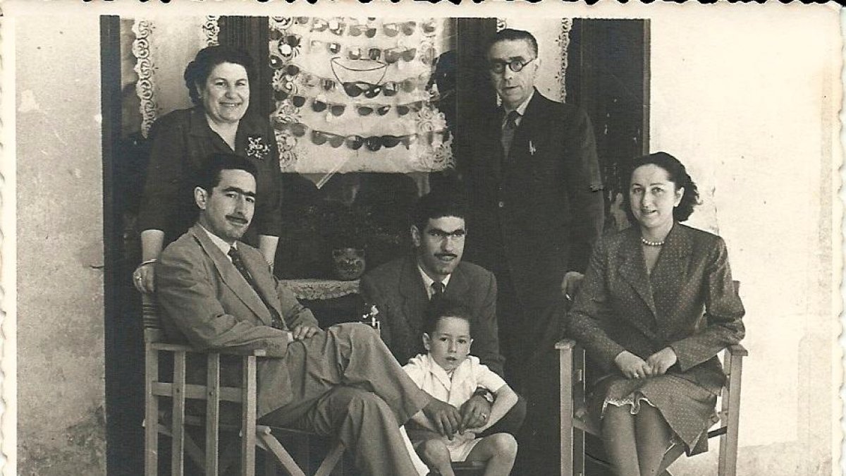 La Farmàcia Suriol, cent anys sent un referent al Penedès