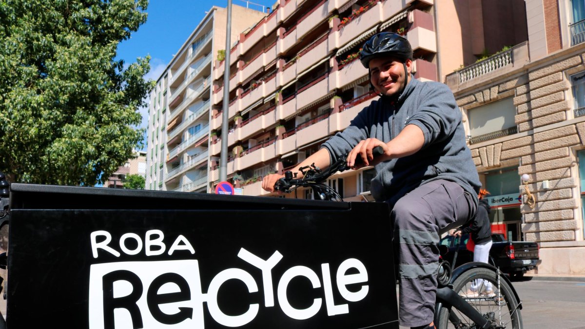 Roba Re-cycle: la recollida de roba sostenible de Reus