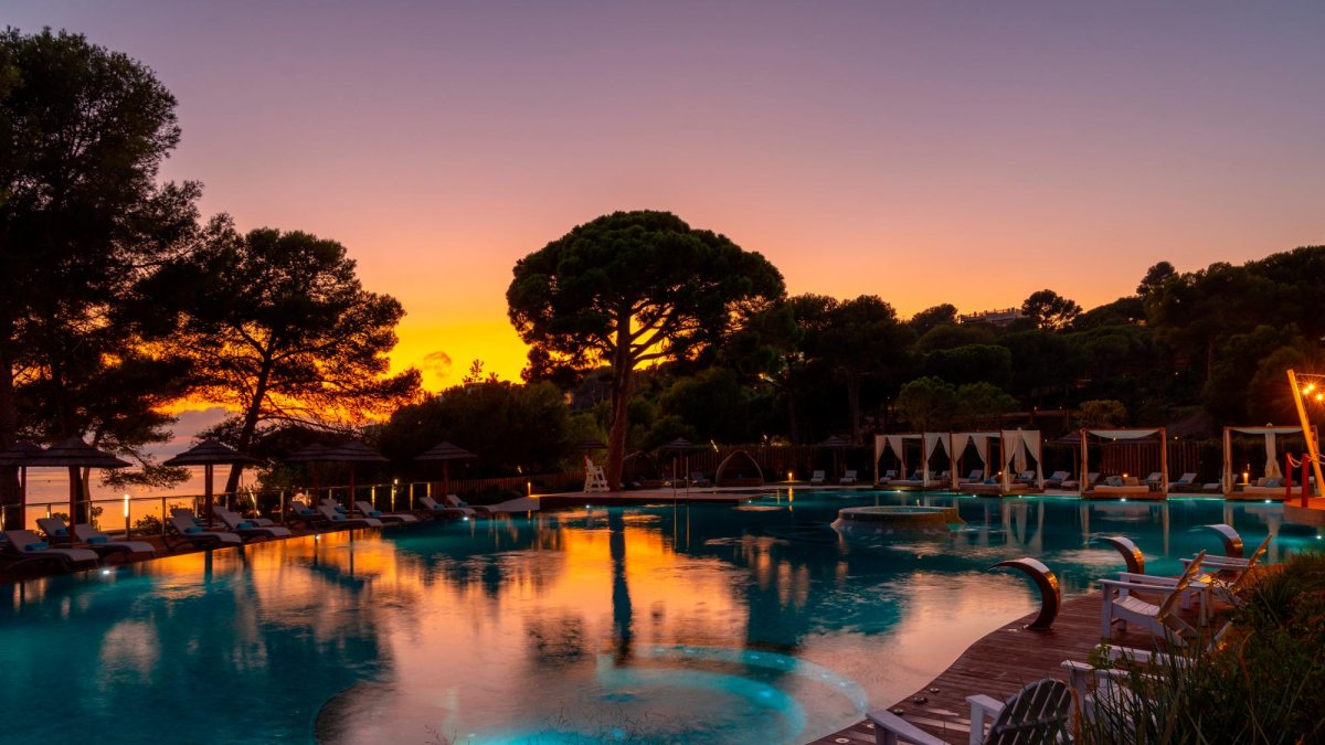 El Infinitum Beach Club de Salou, premiado por tercera vez como el ...