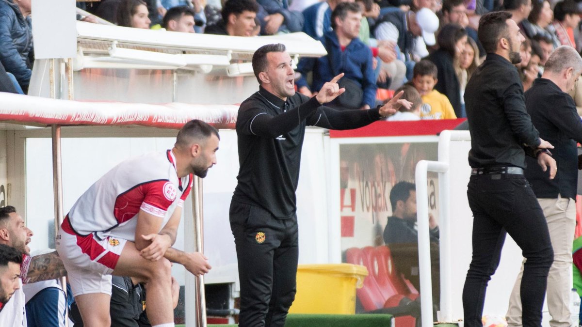 Manolo Martínez confirma su marcha del Nàstic