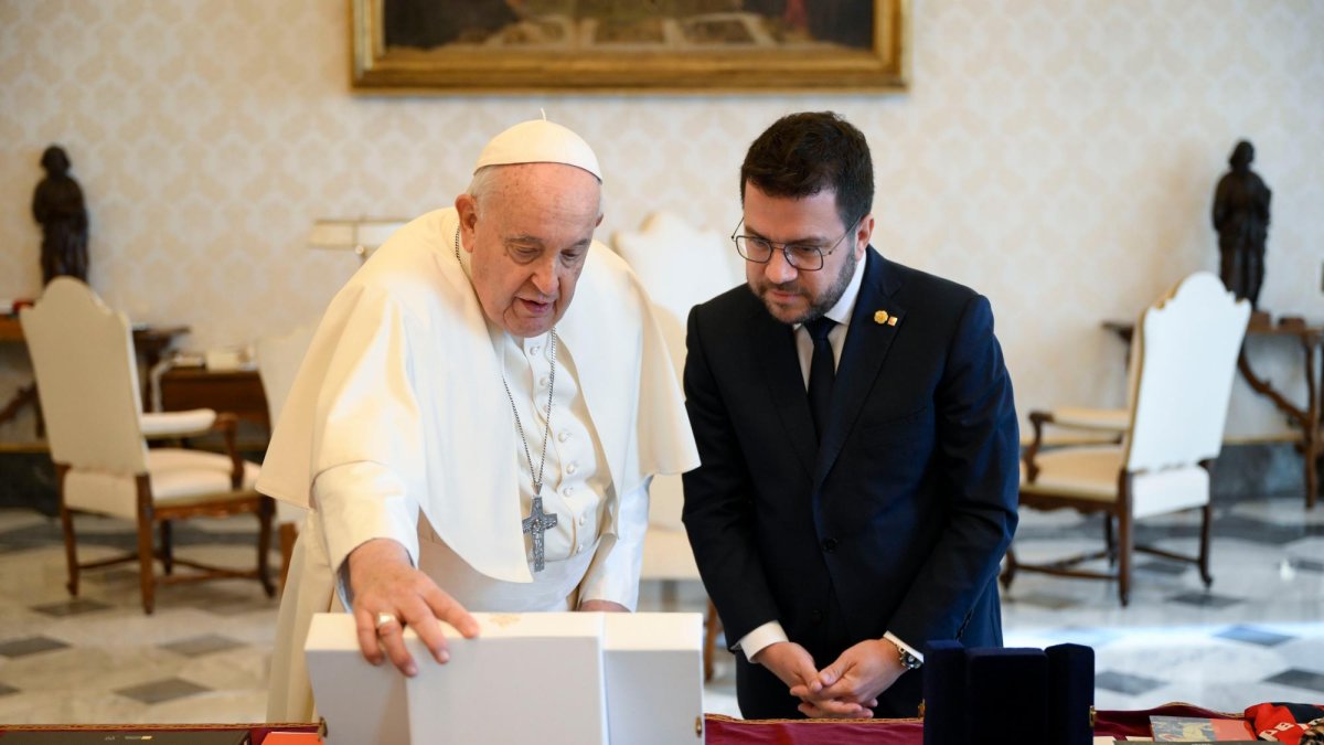 Pere Aragonès visita al papa Francisco en el Vaticano