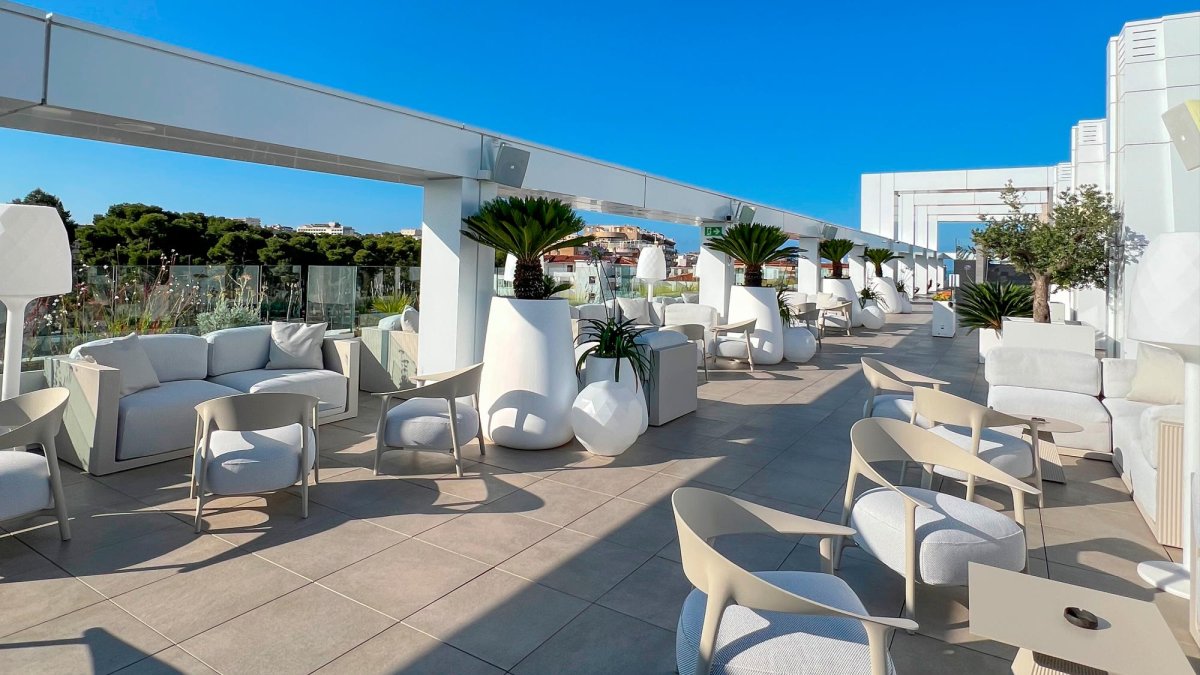 Un agosto cargado de actividad en la terraza Summit de Salou