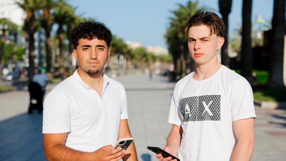 Cambrils: Dos compañeros de instituto lanzan su propia app móvil para ...