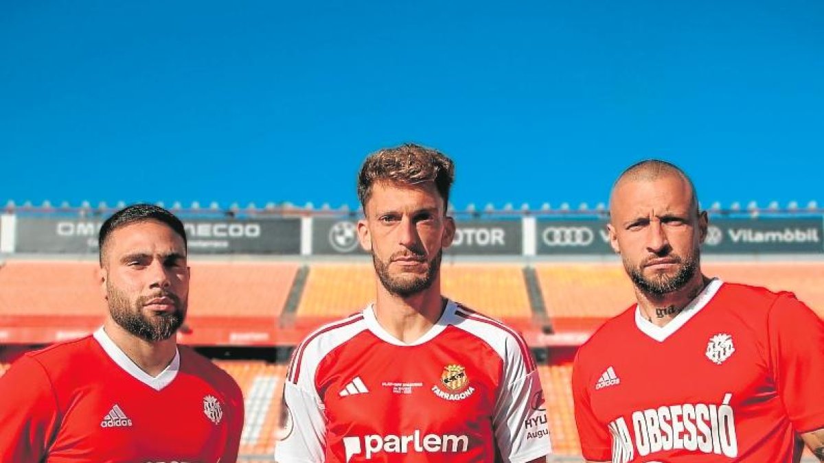 El Nàstic de Tarragona lanza una camiseta especial para el play-off con ...