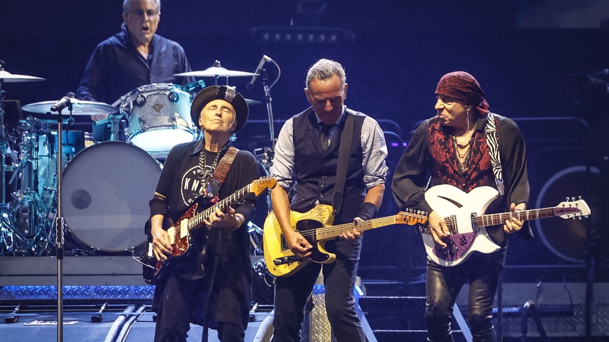 Bruce eleva su plegaria en San Sebastián