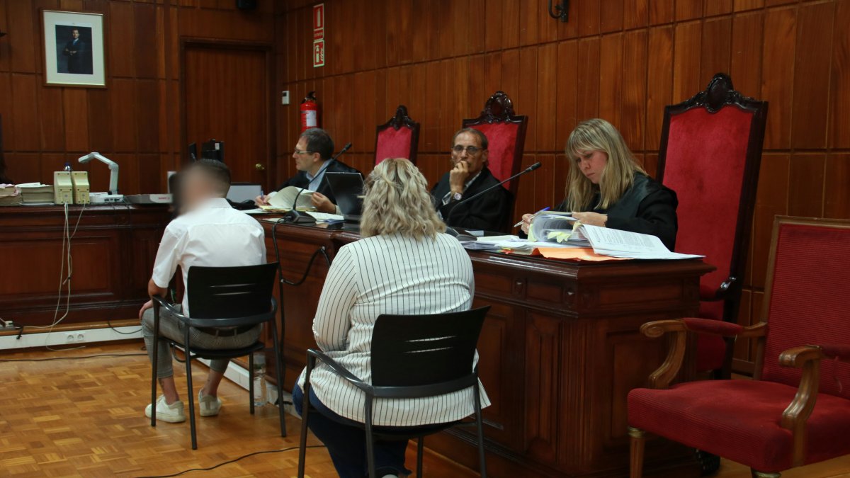Los padres del bebé de un mes maltratado en Montblanc en 2019 se ...