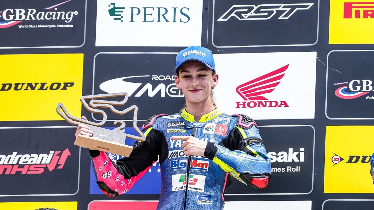 Paola Ramos, segunda en la Yamaha R7 Cup tras brillar en Navarra
