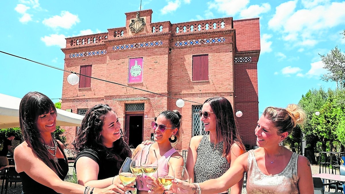 Inèdit, el sueño rural de una noche modernista