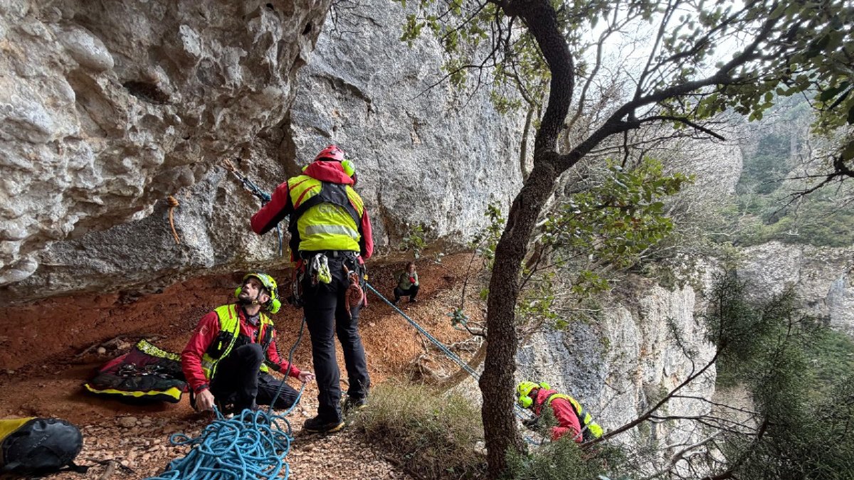 Una persona cae de unos tres metros en la Roca Foradada en Prades