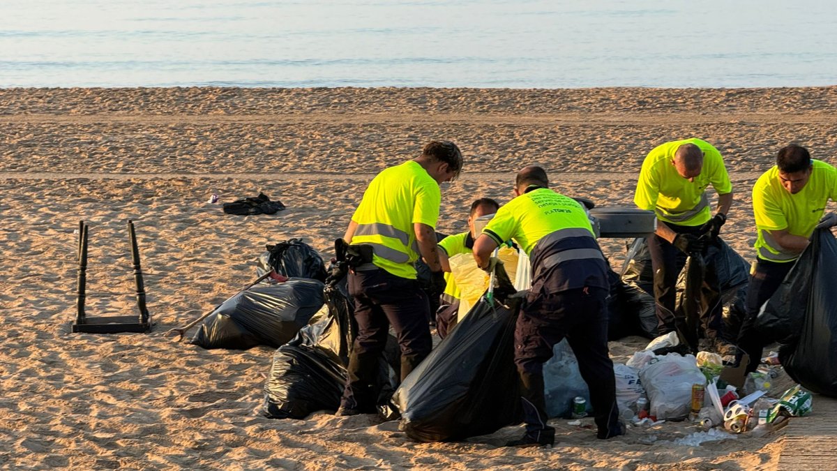 Tarragona recoge más de 14 toneladas de basura tras la verbena de Sant Joan