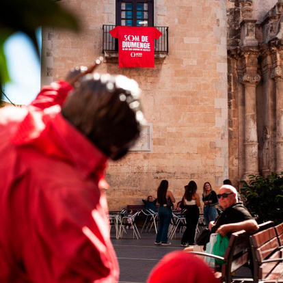 Los Nens del Vendrell implican a los vecinos con la colla para el Concurs de Castells