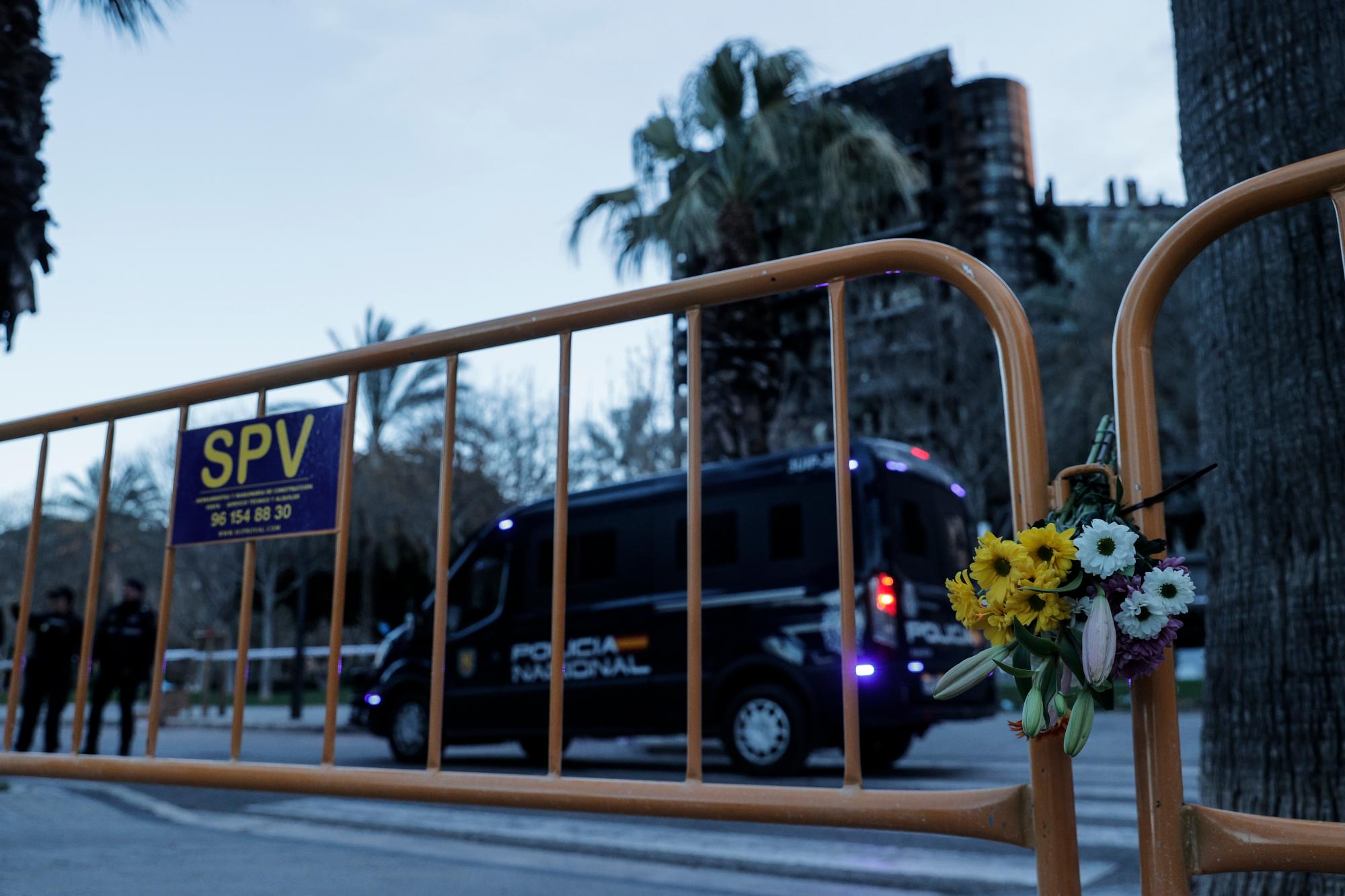 Valencia sigue de luto por el incendio que ha dejado 9 muertos y 1 ...