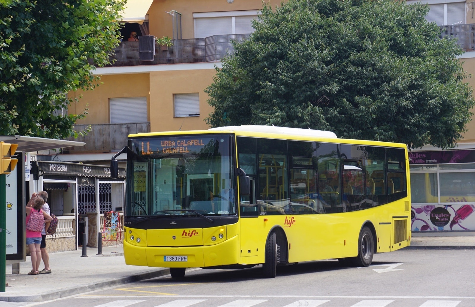 Entra en funcionamiento el nuevo servicio de bus de Calafell con más ...