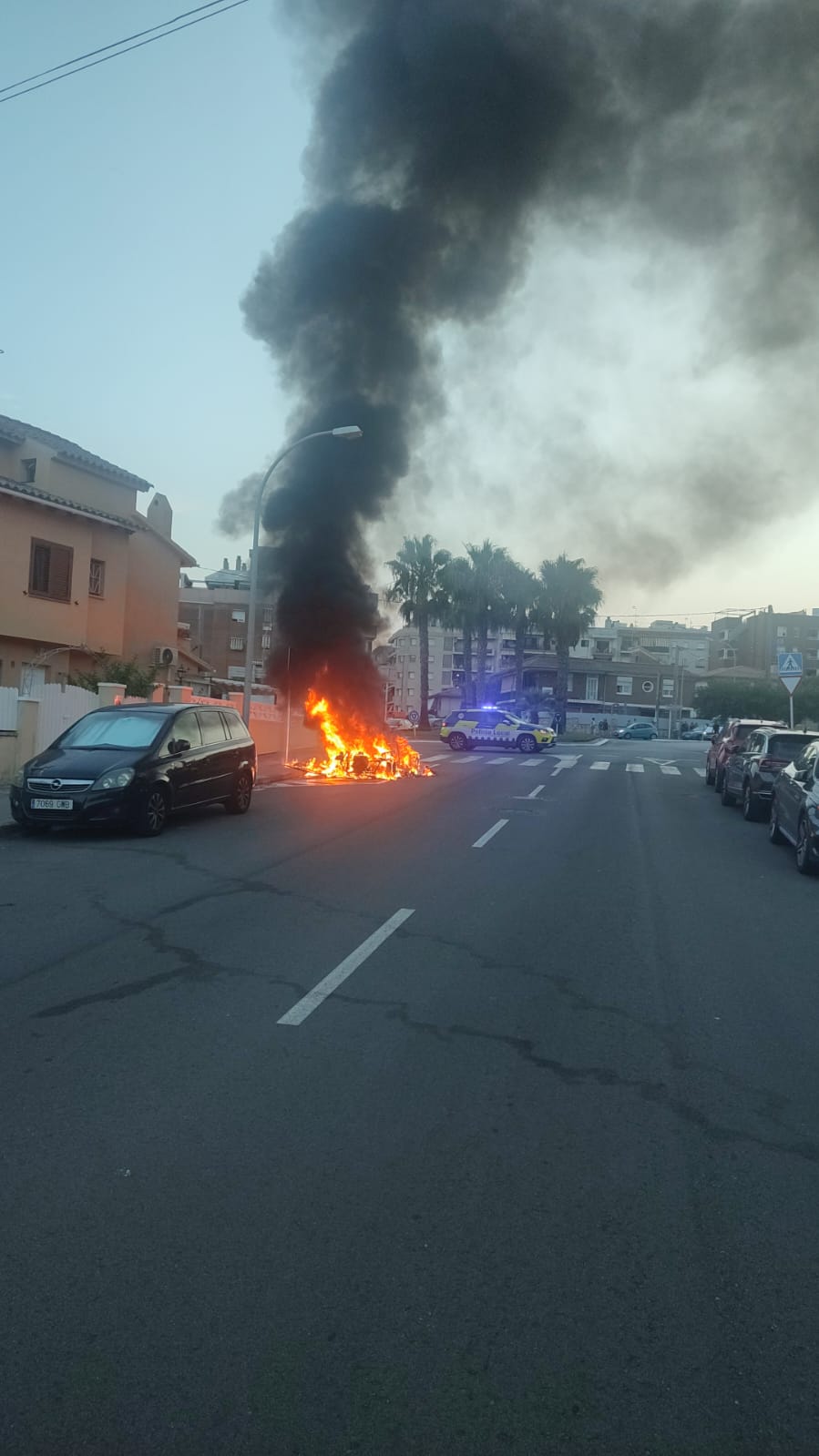 Coche en llamas en Torredembarra