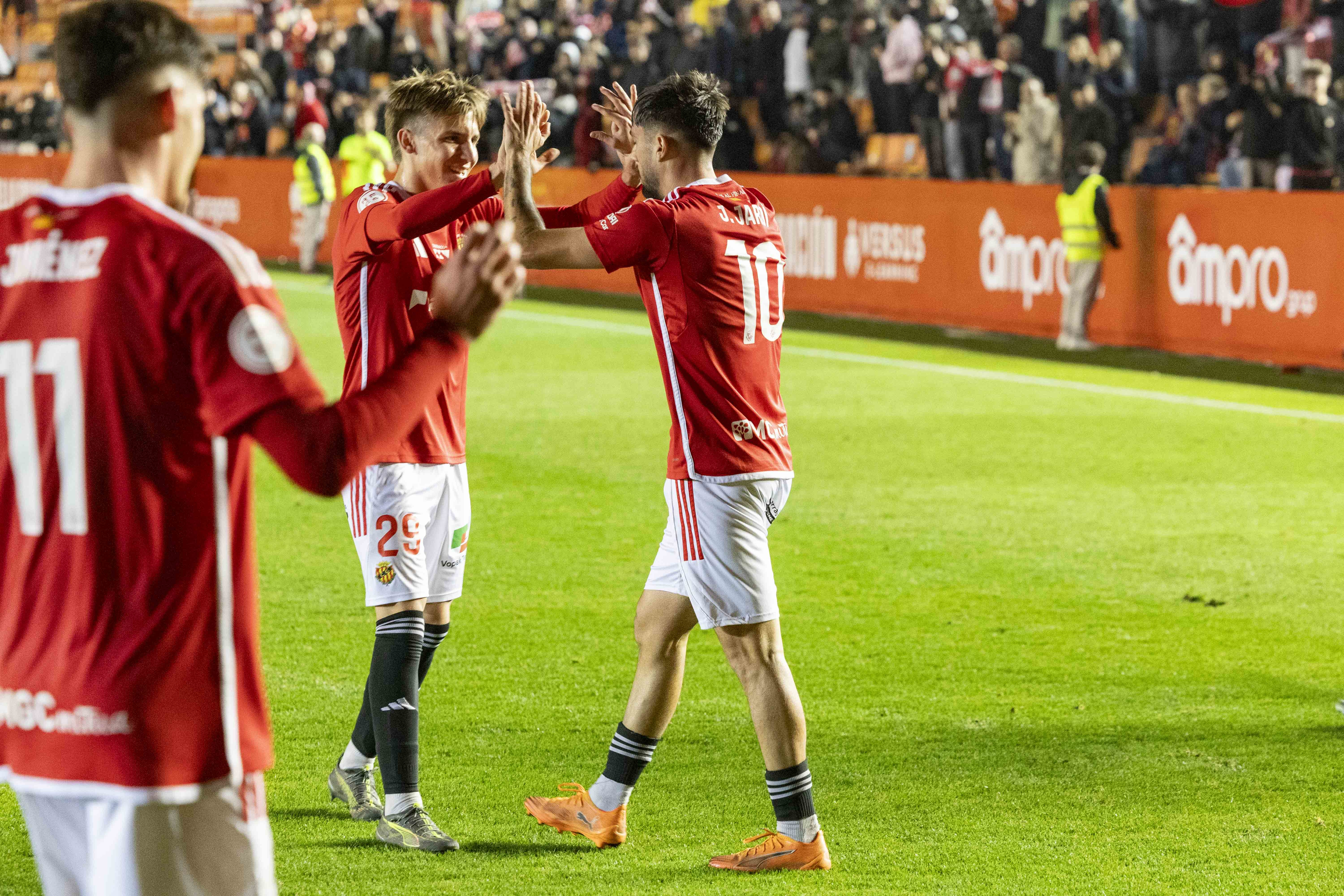 El Nàstic confirma su despegue con un triunfo firme ante el Cartagena (2-0)