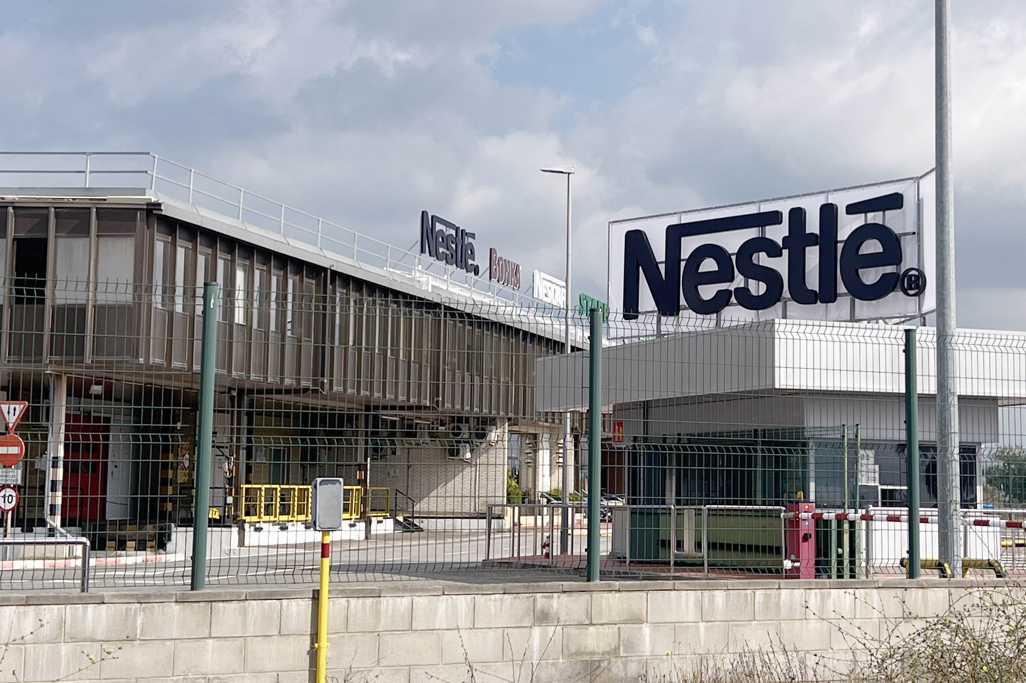 Nestlé despedirá a ocho trabajadores de la planta de Reus, un 10% de la ...