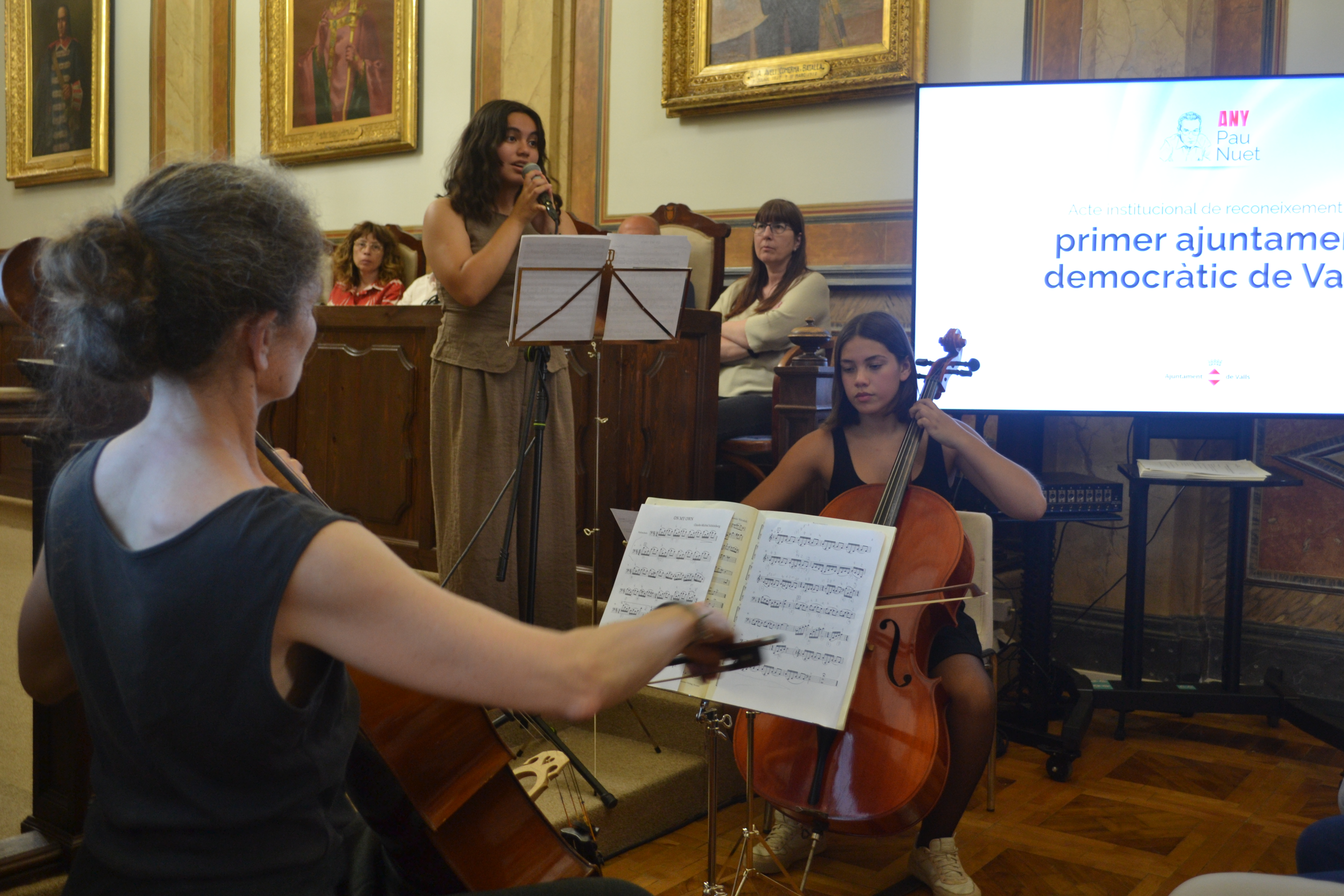 Valls homenatja el primer ajuntament democràtic, amb l'alcalde Pau Nuet