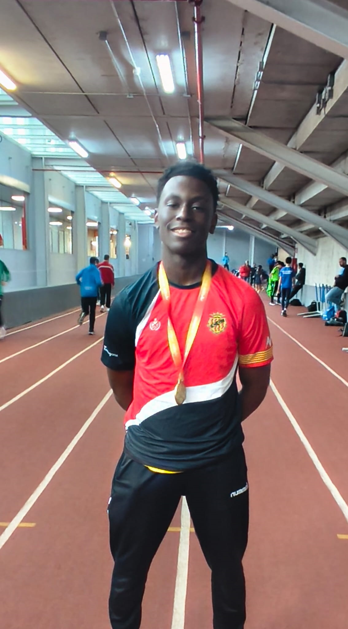 El atleta del Nàstic Jeremiah Obro, doble campeón de España sub16